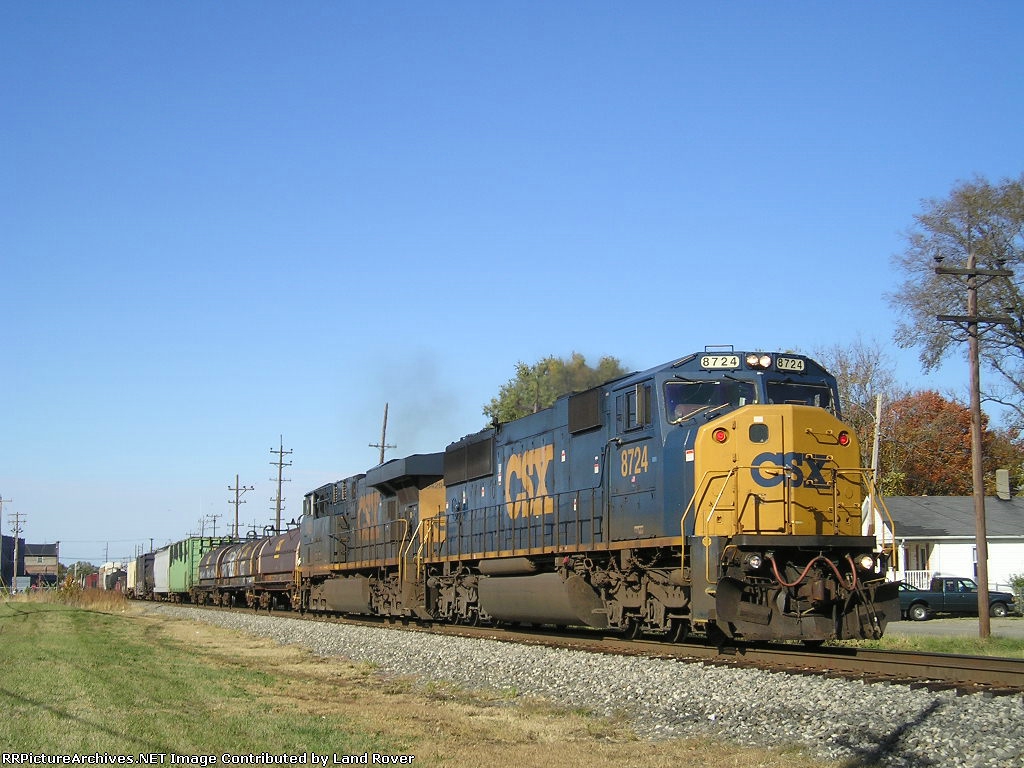 CSXT 8724 On CSX Q 339